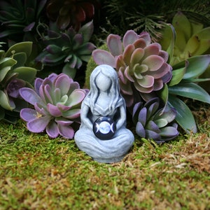 Triple Moon Goddess Figurine - Moon Goddess Statue - Hecate Statue ...