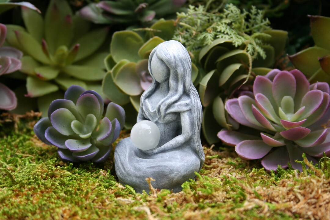 Celtic Goddess Rhiannon - Moon Goddess Statue - Rhiannon Great Queen of ...