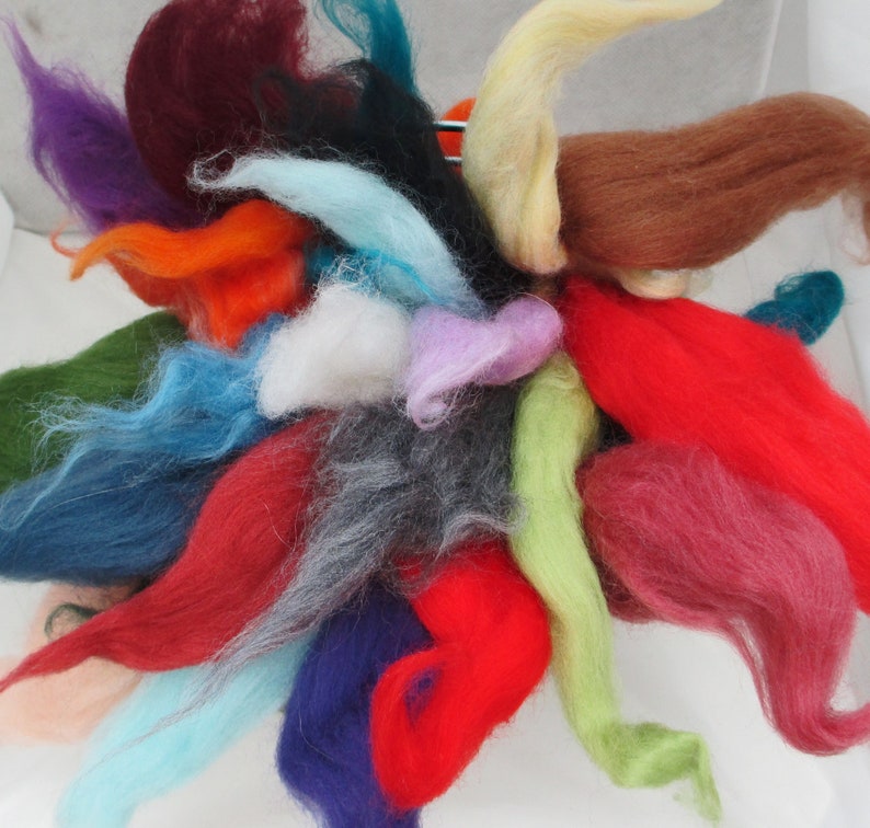 100% Fine Merino Wool Pieces in a Mix of Colors for Spinning | Etsy