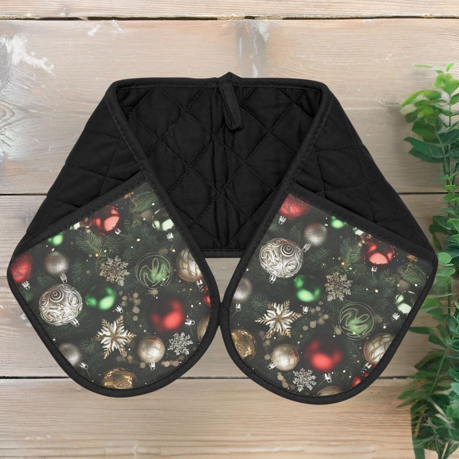 Christmas Oven Mitts, Holiday Kitchen Decor, Festive Cooking Gloves ...