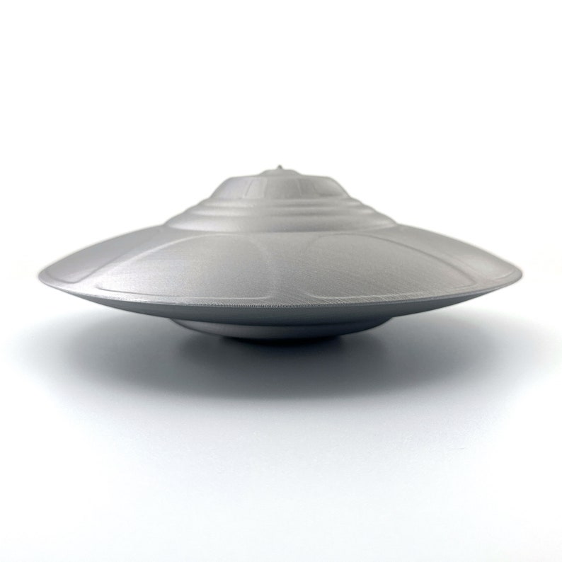 Flying Saucer UFO Model 3D Printed, Classic Disc Replica in Silver Grey ...