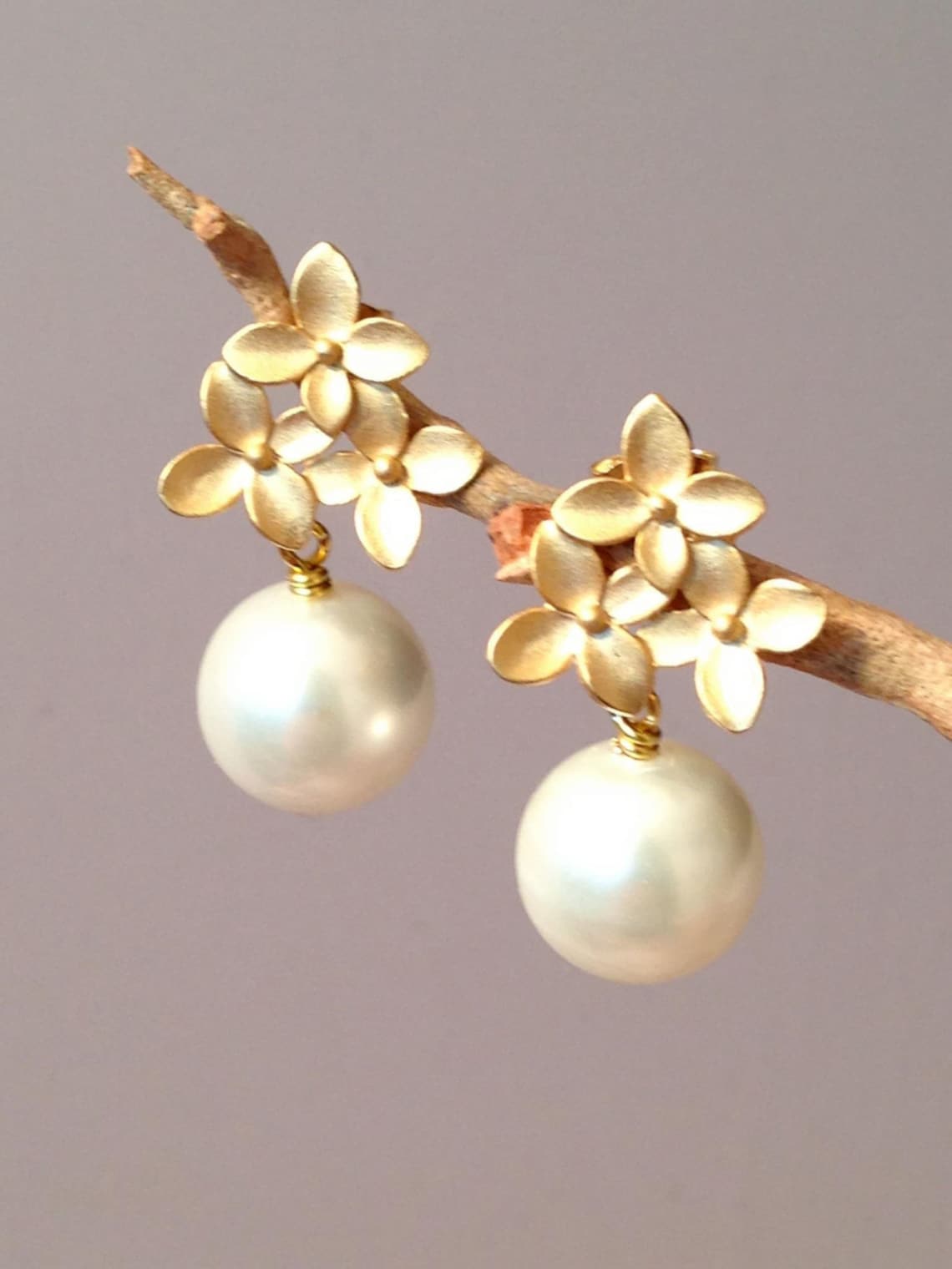 Three Petal Pearl EarringsClassic Pearl Earrings Freshwater | Etsy