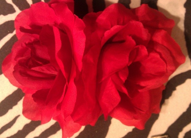 Double Rose barrette Pin up couture rockabilly hair | Etsy