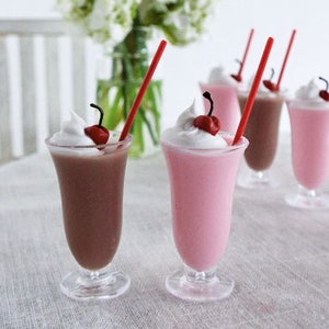 ONE 1:6 Scale Miniature MILKSHAKE Strawberry OR Chocolate With Whipped ...