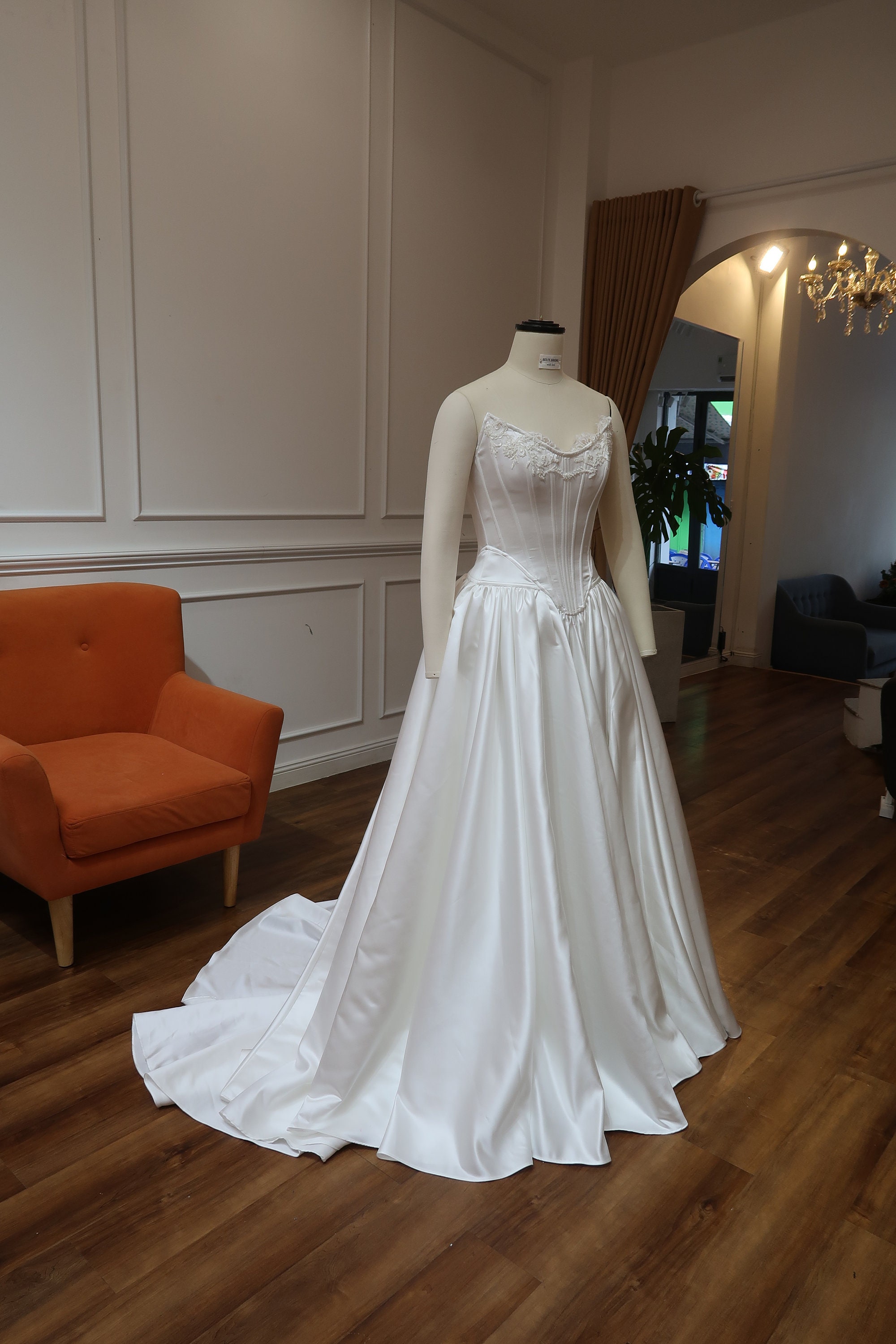 Vintage Corset Silk Wedding Dress With Basque Waistline & Detachable ...