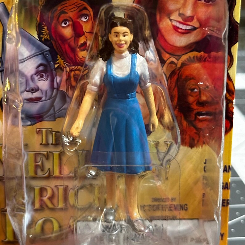 NEW 2005 Vintage Dorothy Figure From the Wizard of Oz Yellow Brick Road ...