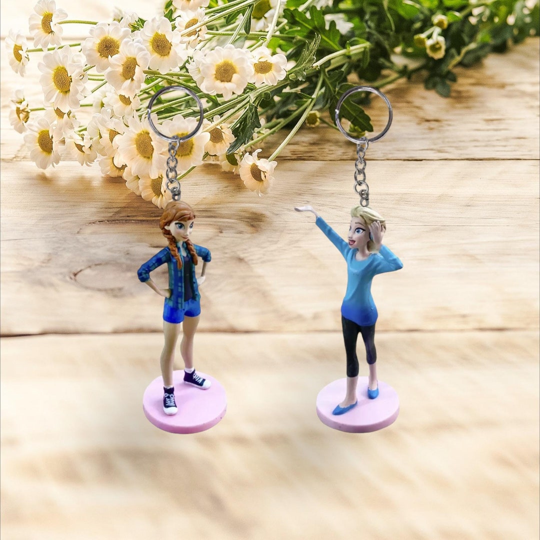 Princess Anna & Elsa Sports Key Ring Keychain Ornament Figure Charm ...