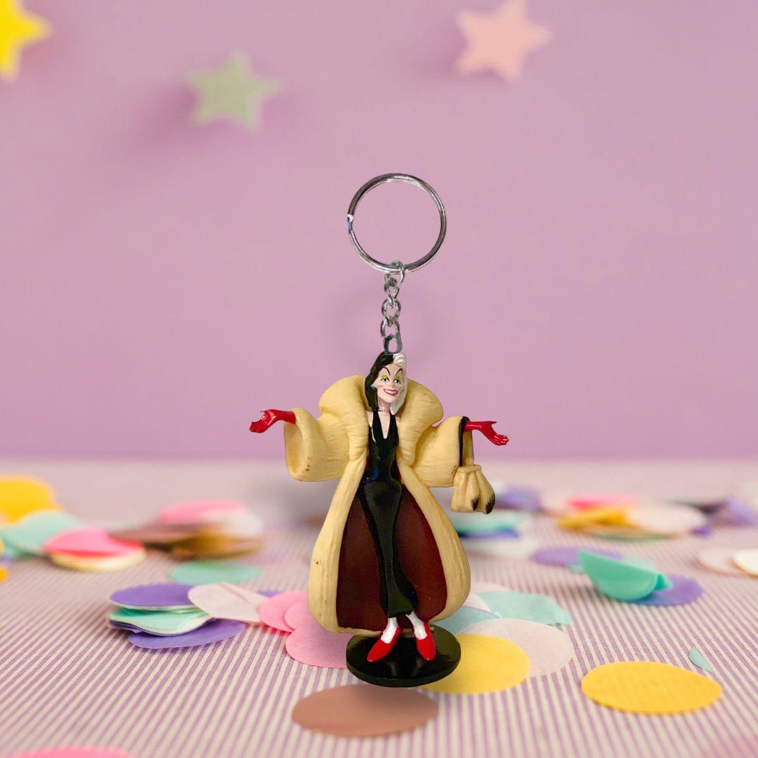 101 Dalmatians Cruella De Vil Key Ring Keychain Figure Ornament Charm ...