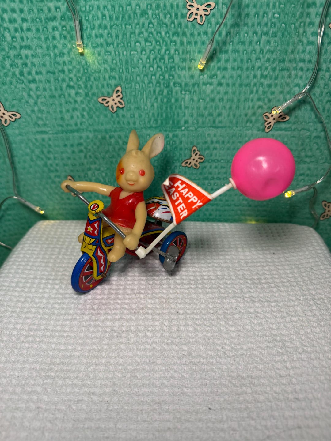 Vintage Wind-up Easter Bunny on Tricycle Tin Toy – “happy Easter” Flag ...