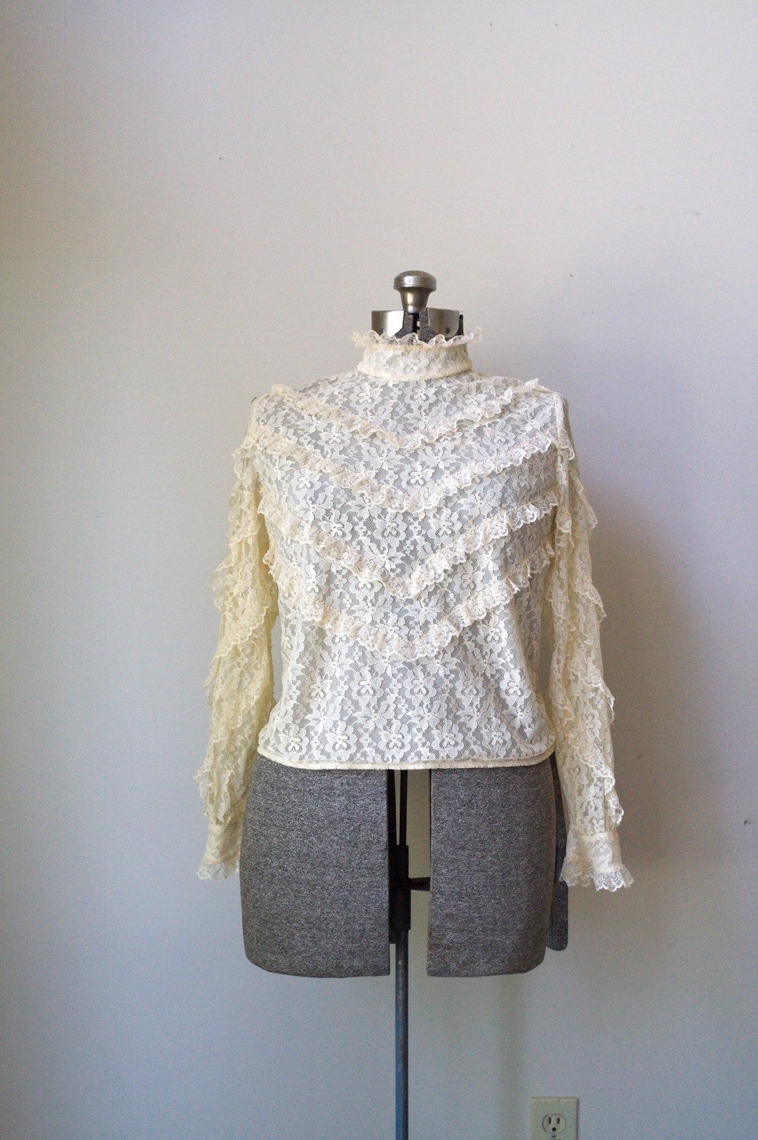 1970s Victorian Style Lace & Ruffle Button Back Blouse With Piecrust ...