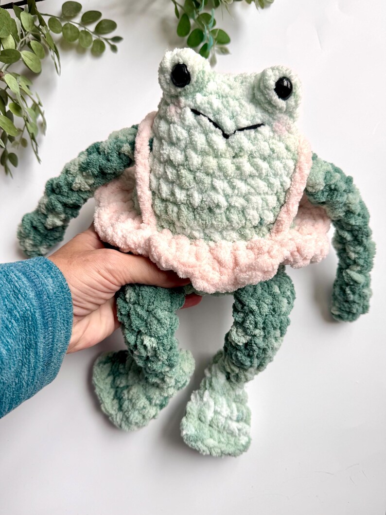 Fergus Frog No-sew CROCHET PATTERN + Overalls & Tutu Mod - Etsy