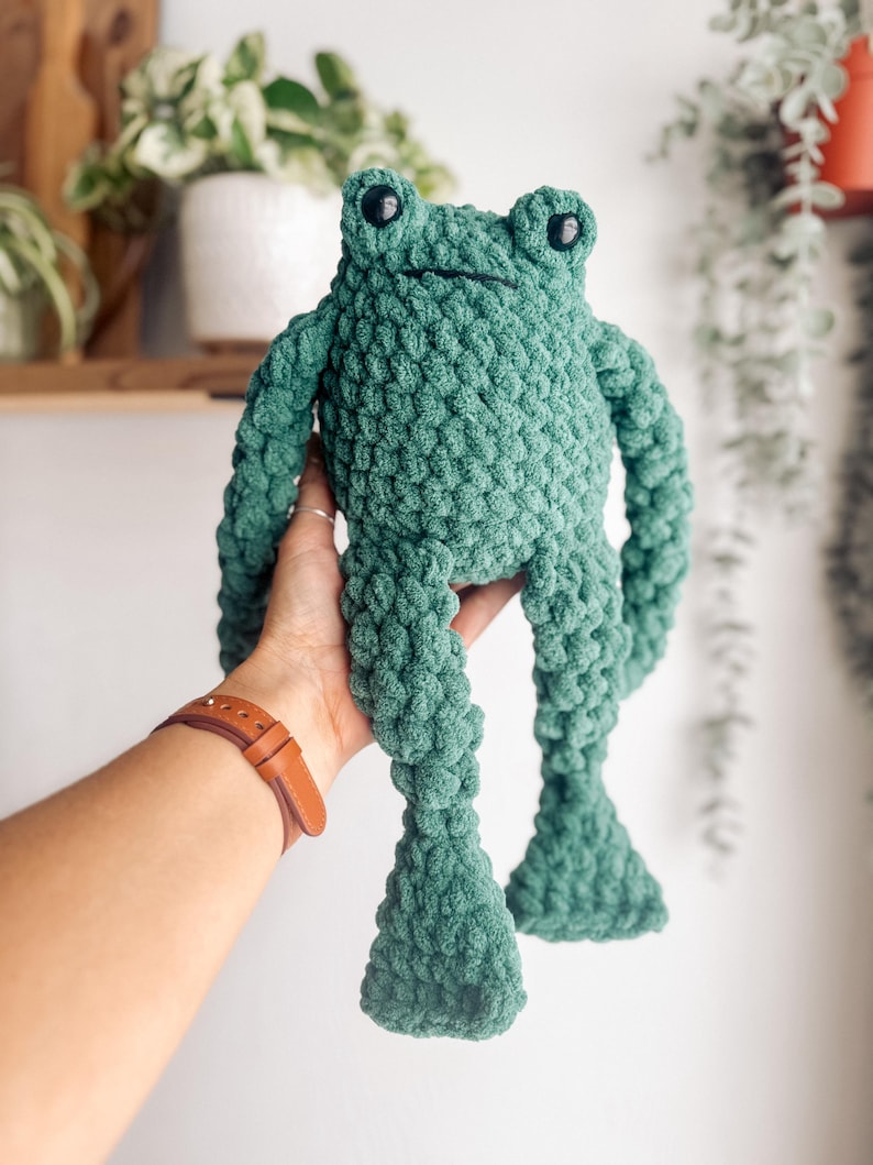 Fergus Frog No-sew CROCHET PATTERN + Overalls & Tutu Mod - Etsy Australia