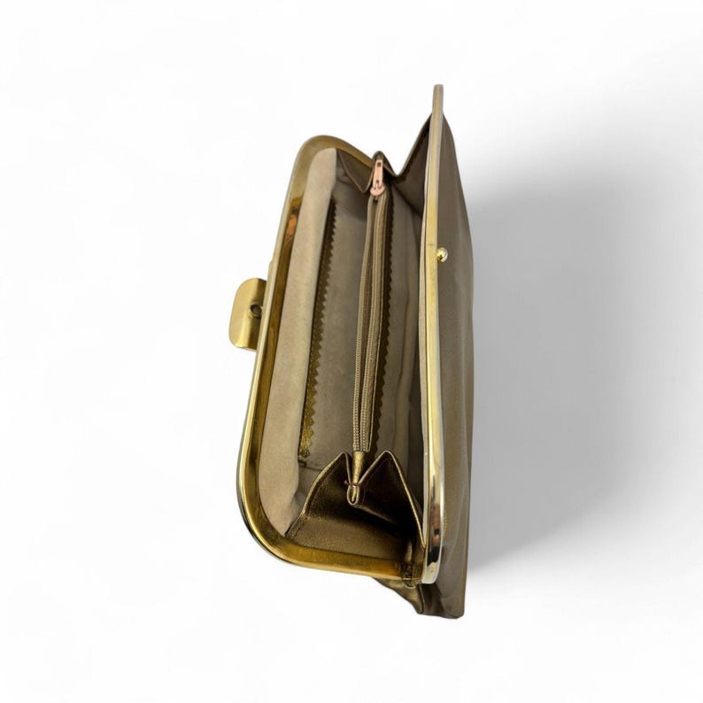 Vintage Metallic Gold Expandable Clutch Purse With Soft Felt Interior ...