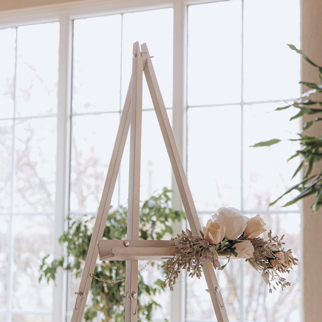 Rustic Wedding Easel Stand: Wooden Tripod Display for Welcome Sign - Etsy