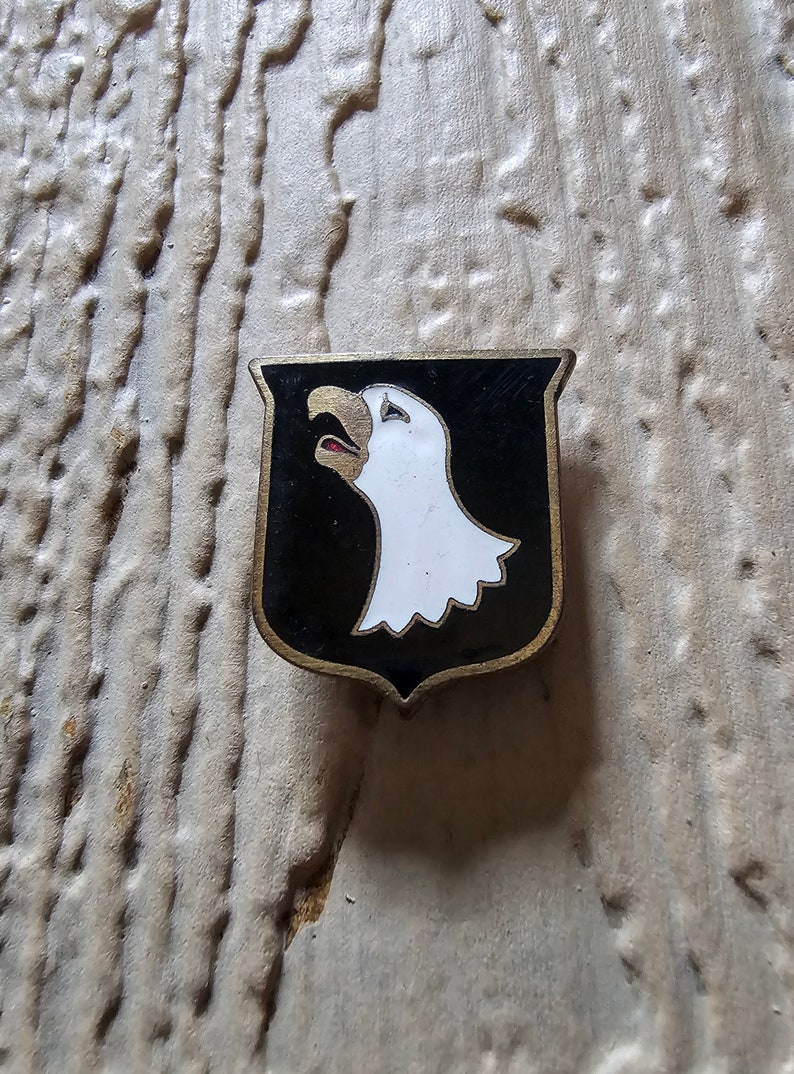 Vintage U.S. Military ARMY 101st Airborne Division Screaming Eagle Pin - Etsy