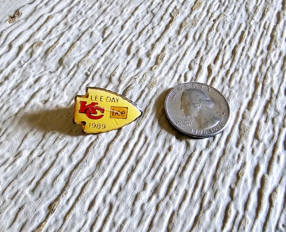 Vintage 1989 Lee Day Kansas City Chiefs Pin - Gem