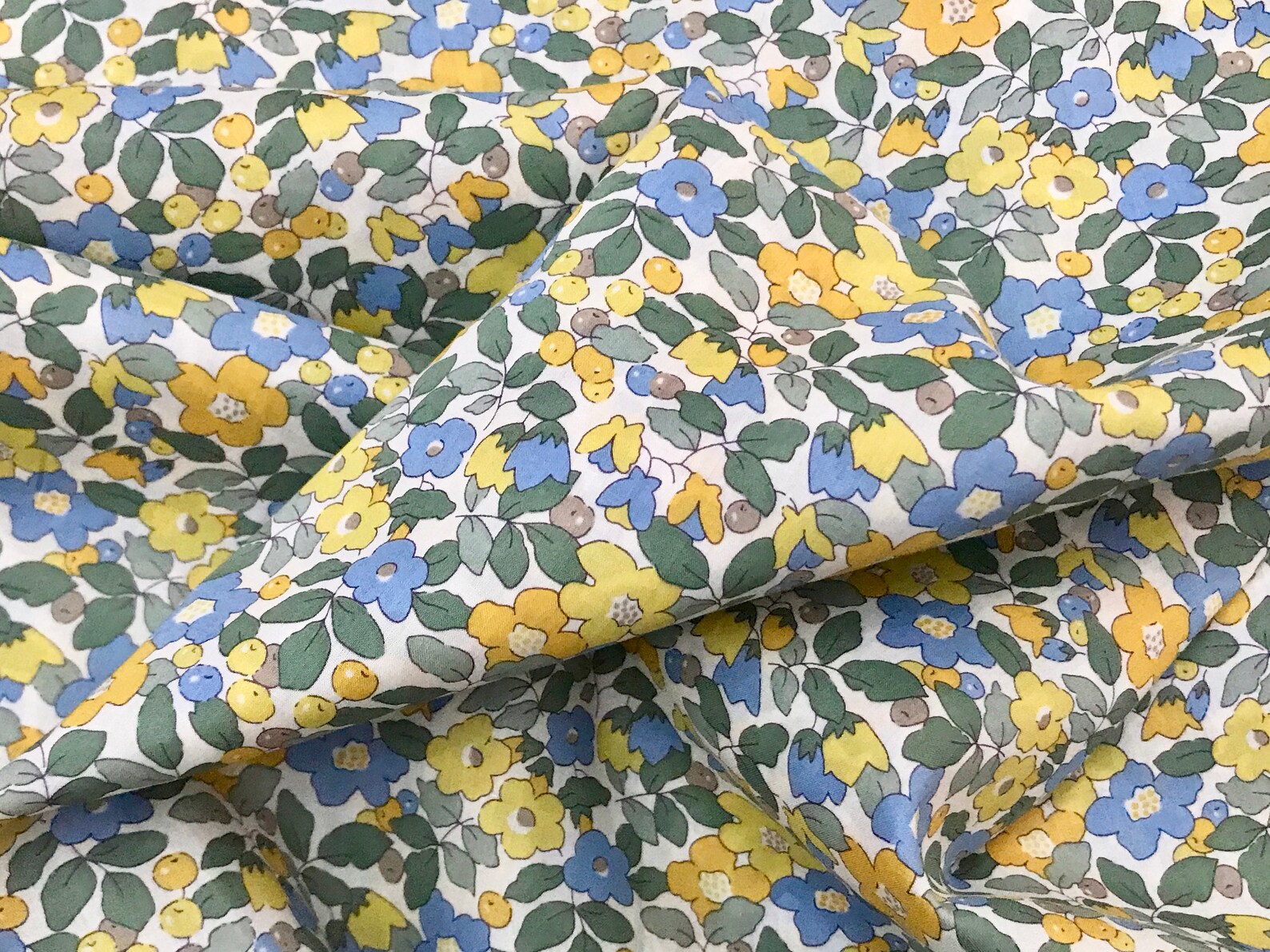 Liberty Tana Lawn betsy Berry Yellow/blue 30 X | Etsy UK