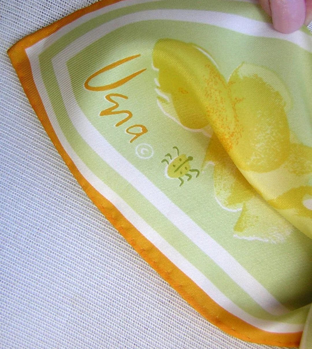 Vintage VERA Ladybug Logo Scarf - Yellow Daisy / Daffodil Print Square ...