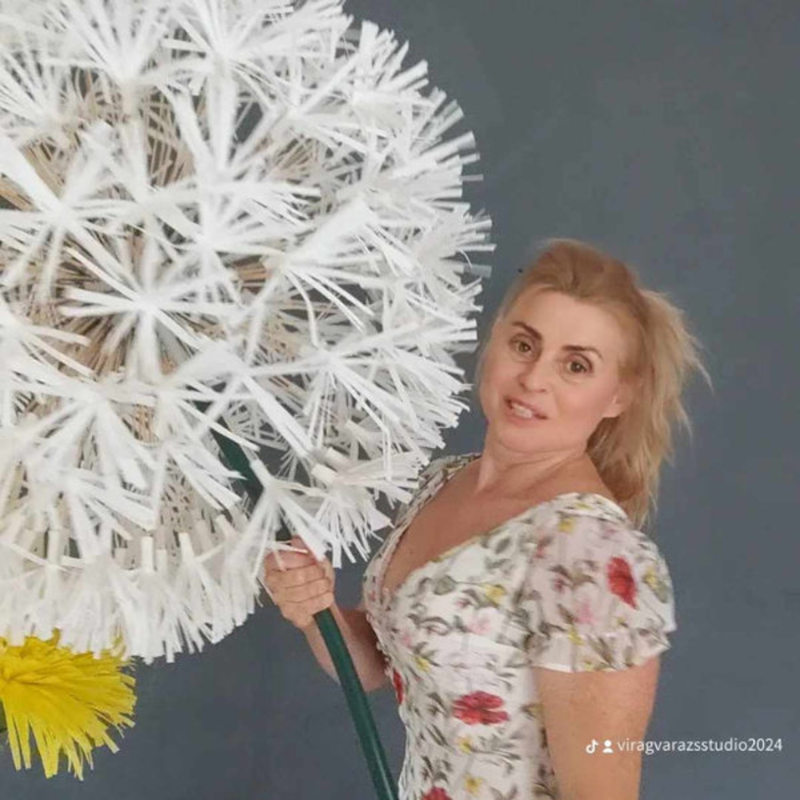 Giant Standing Paper Dandelion With Stem | Huge Paper Flower Photo Prop ...