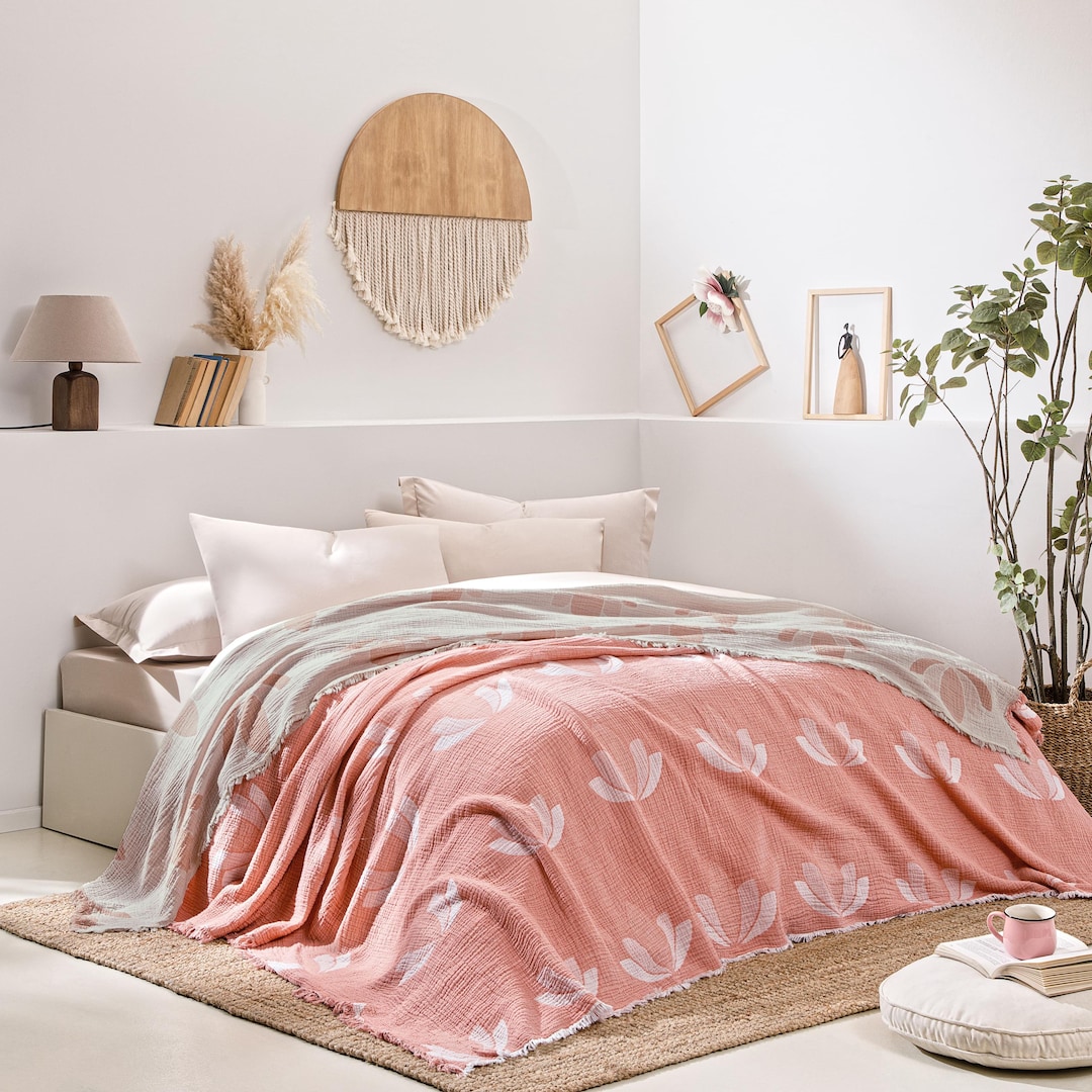 Tria Mulier Lotus Flower 100% Organic Cotton Muslin Blanket, Luxury ...