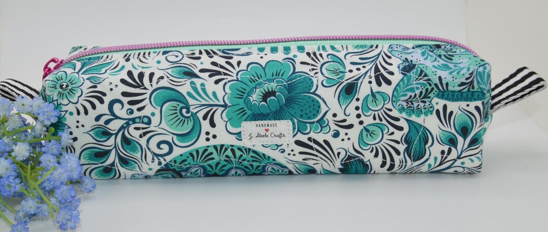 Tula Pink Bestie No Rush Turtles Fabric - Zipper Boxy Bag, Makeup Brush ...