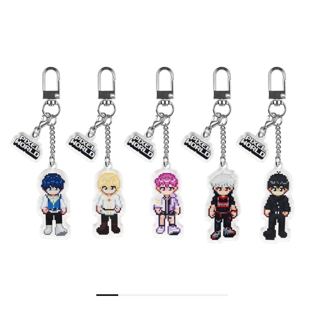 Plave Pixel World Keyring - Etsy