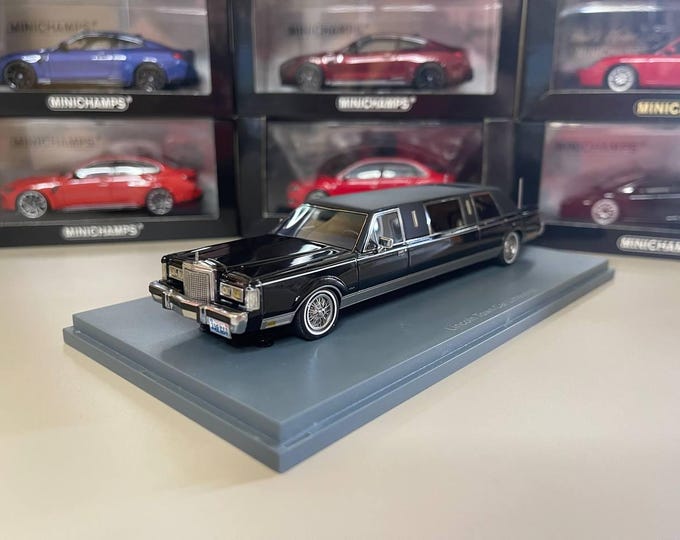 Lincoln Town Car Limousine 1:43 Neo Black (cardboard Box Issue) - Etsy