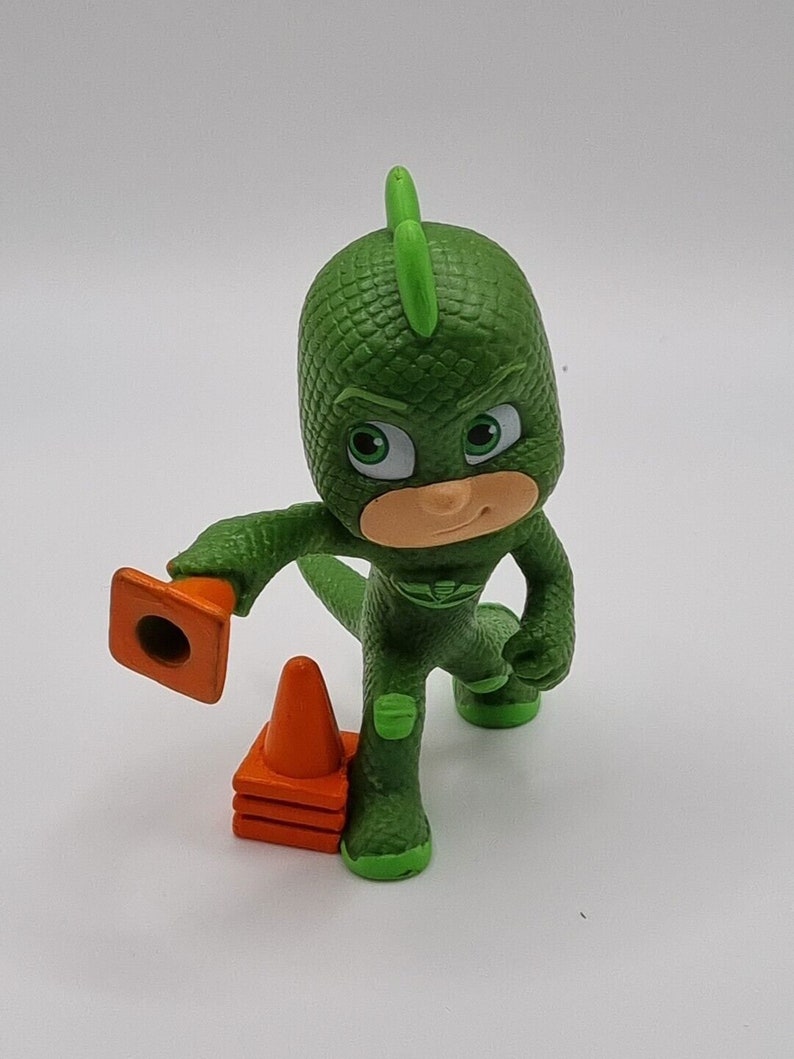PJ Masks PVC Figure Gekko With Traffic Cones Green Gecko Cake Topper 2 ...