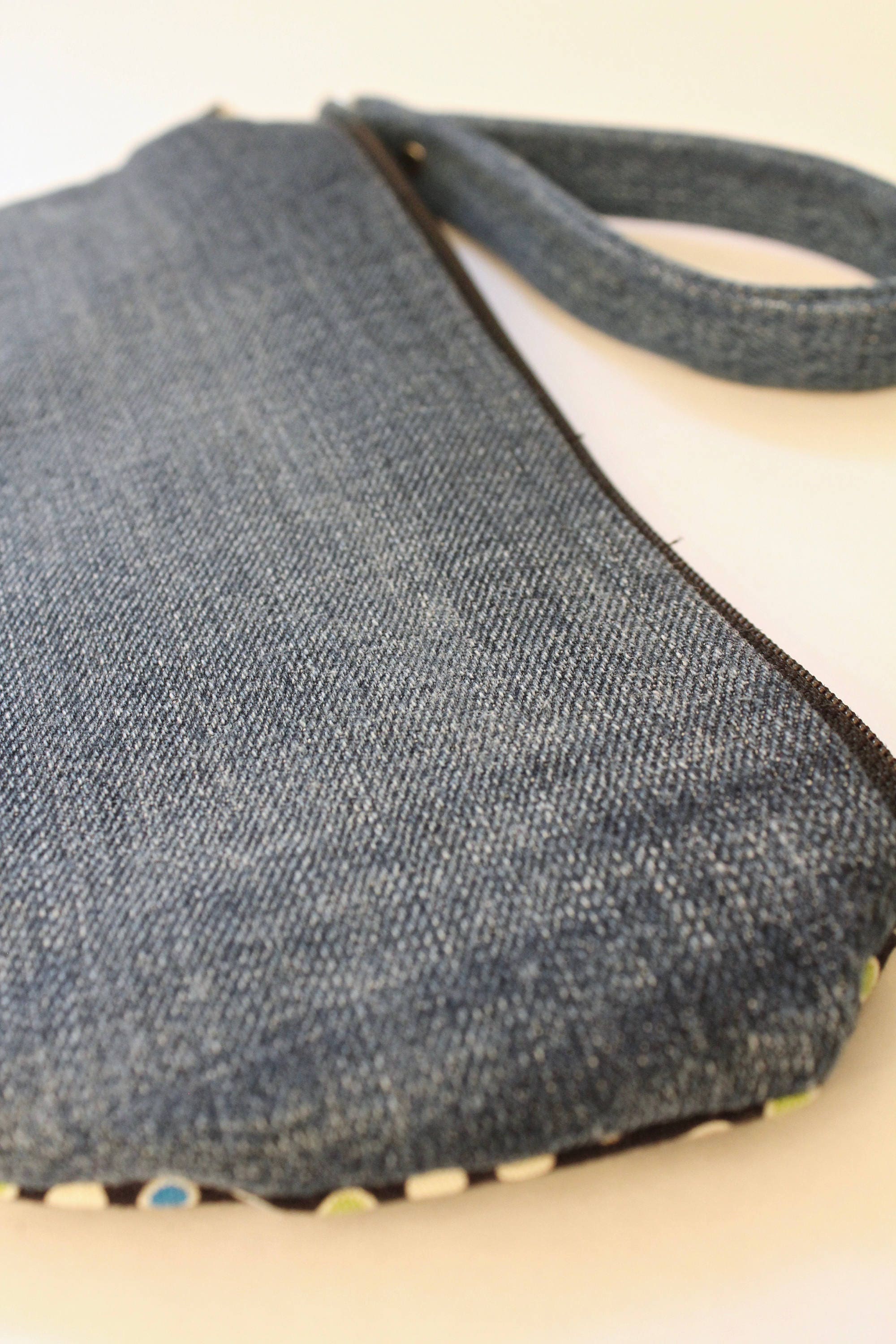 Zipper Wristlet Bag / Small Gadget Pouch / Clutch / Upcyled - Etsy