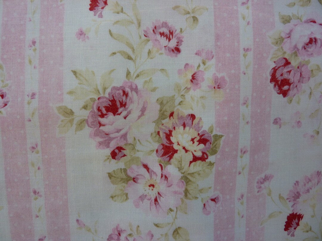 Lecien Durham Quilt Fabric: Red and Pink Roses on Stripe Cotton (1 Yd ...