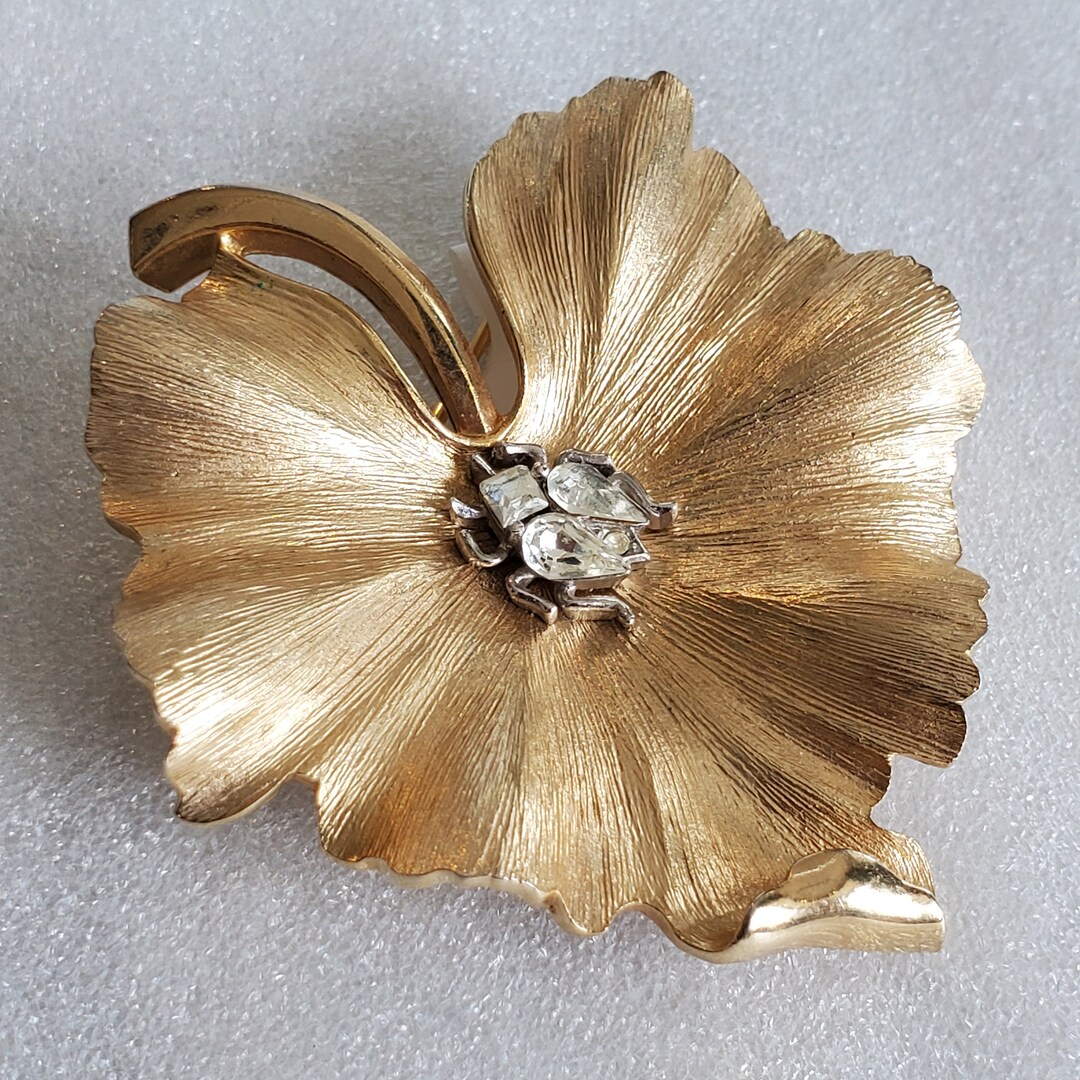 Trifari Goldtone Leaf With Ladybug Brooch, Vintage Crown Over T Alfred ...