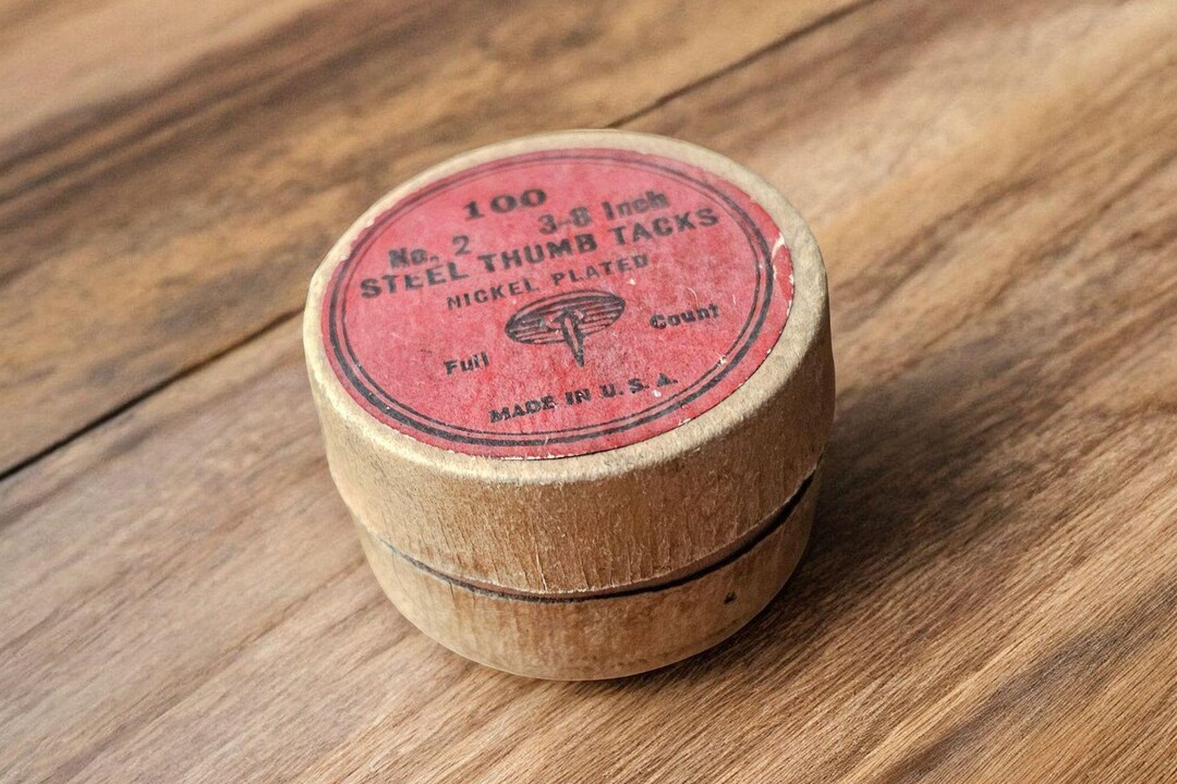 Vintage Round Thumbtack Box with 22 Tacks dr-016 - Etsy