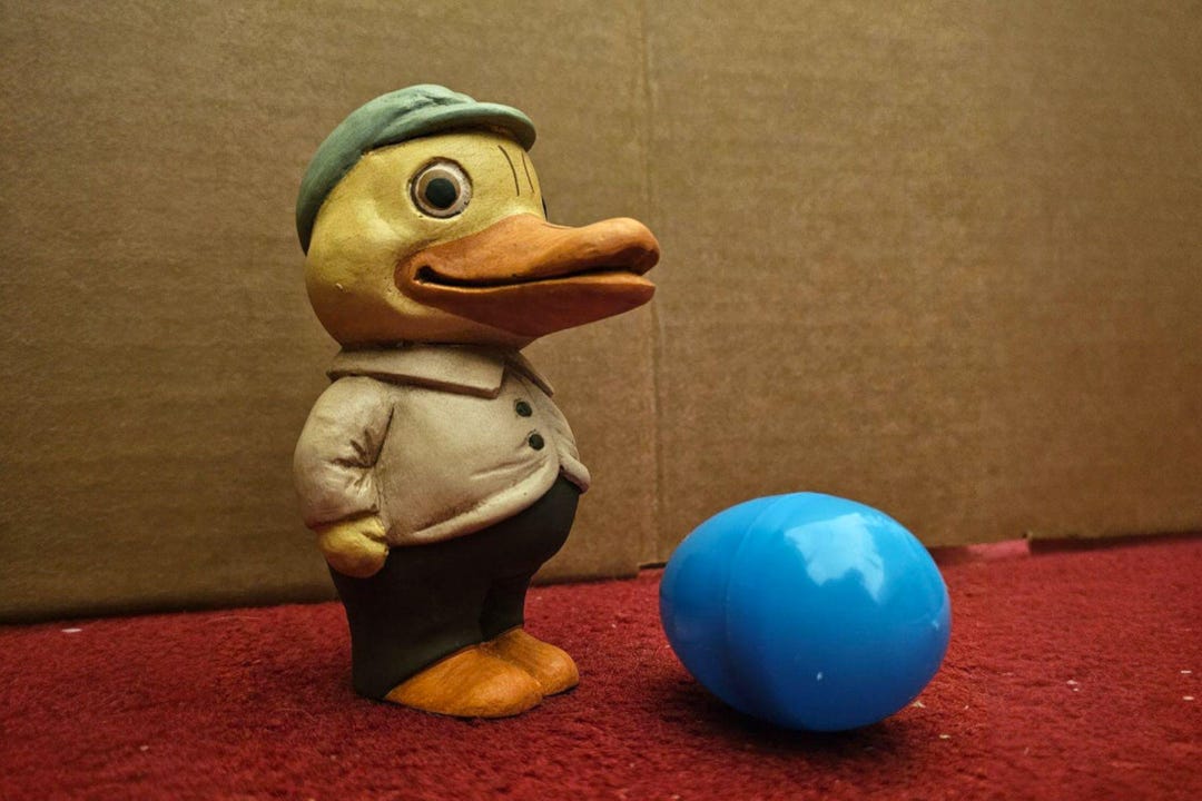 Vintage Ducky Boy and His Easter Egg - Statuette (dr-017) - Etsy