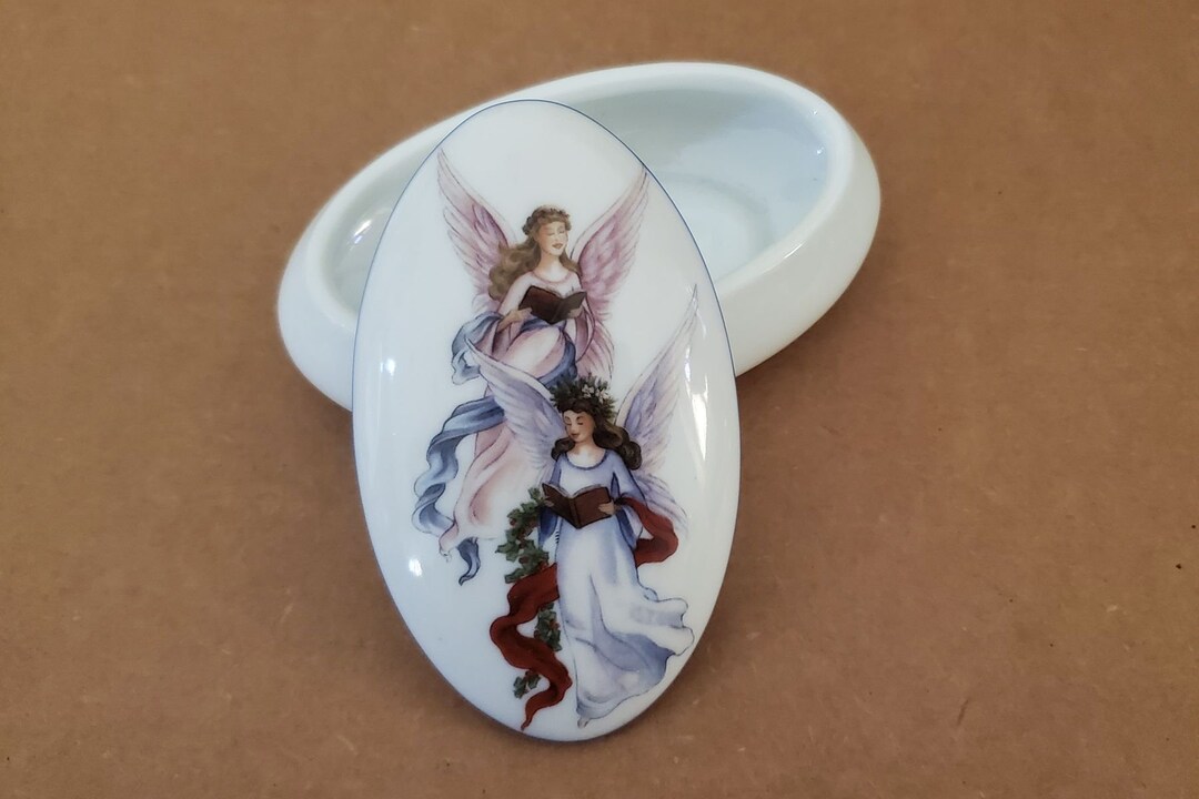 Lovely Vintage Trinket Dish Featuring 2 Angels on the Lid (s-etsy) - Etsy