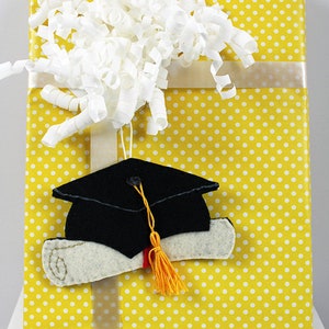 Graduation Cap Diploma Felt Ornament: Gift Card Holder Package Tie-on ...