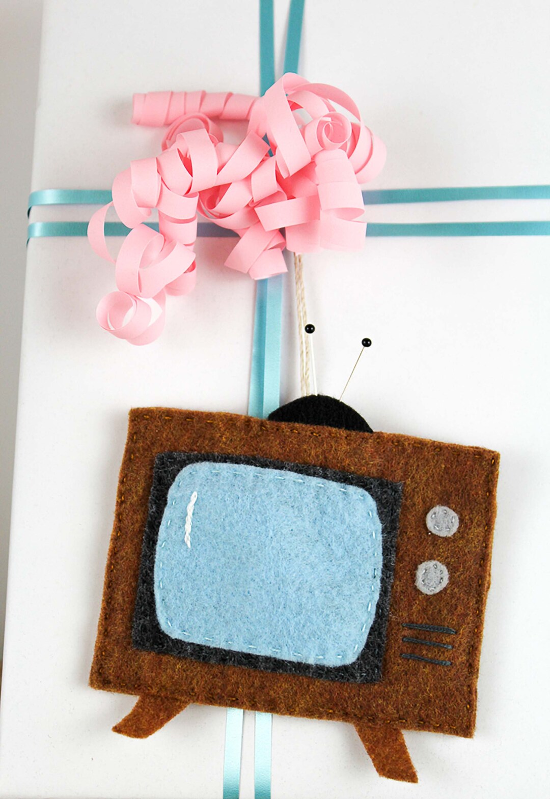 Retro TV Felt Ornament: Gift Card Holder Package Tie-on - Etsy