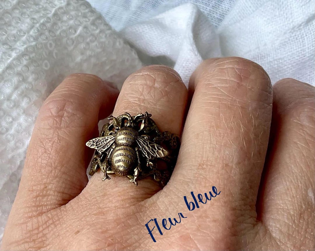 BEEZ Art Nouveau Antiqued Brass Victorian Bee Adjustable Ring - Etsy