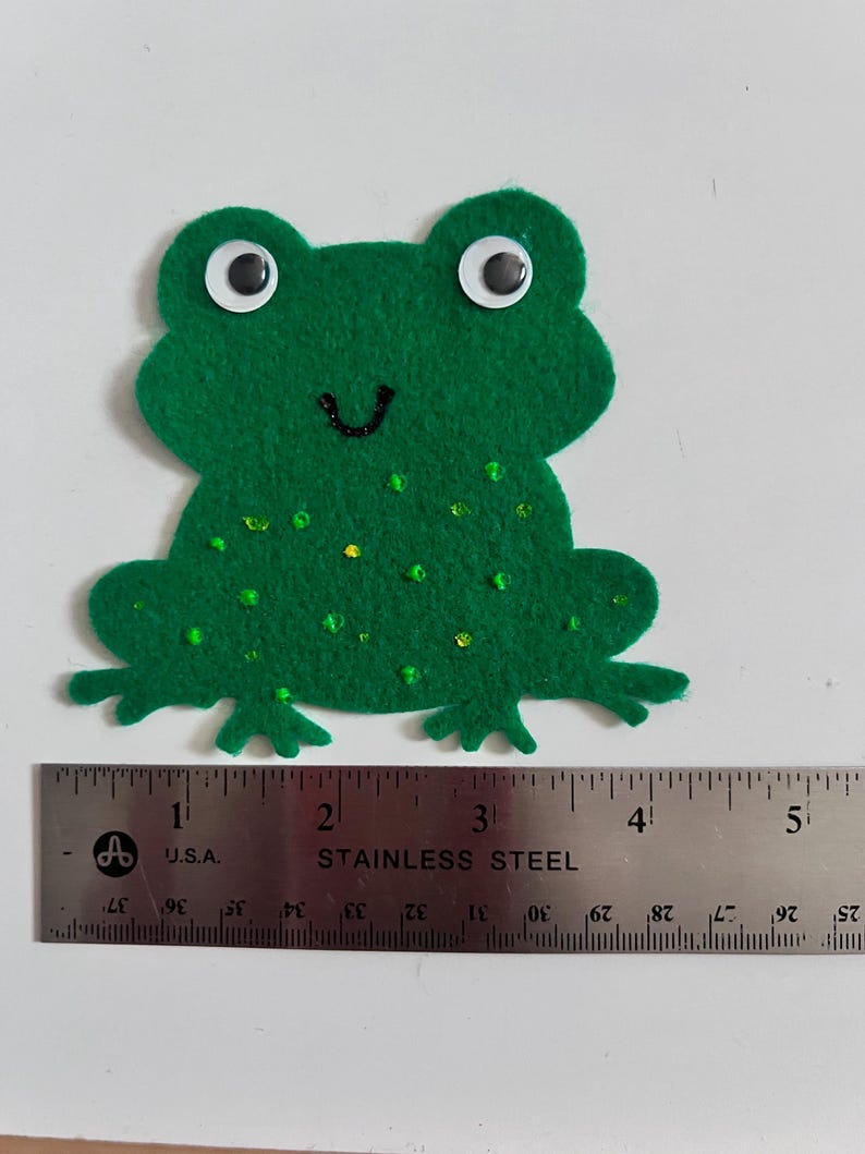 Five Green and Speckled Frogs Felt Story - Etsy