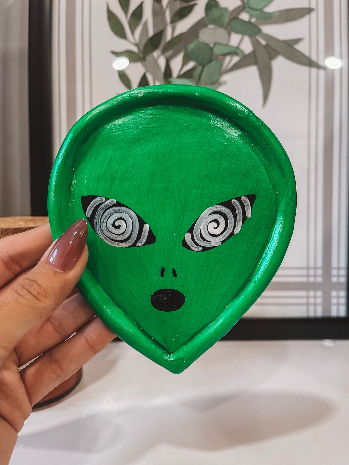 Hand Sculpted Alien Trinket Tray Glows in Black Light - Etsy