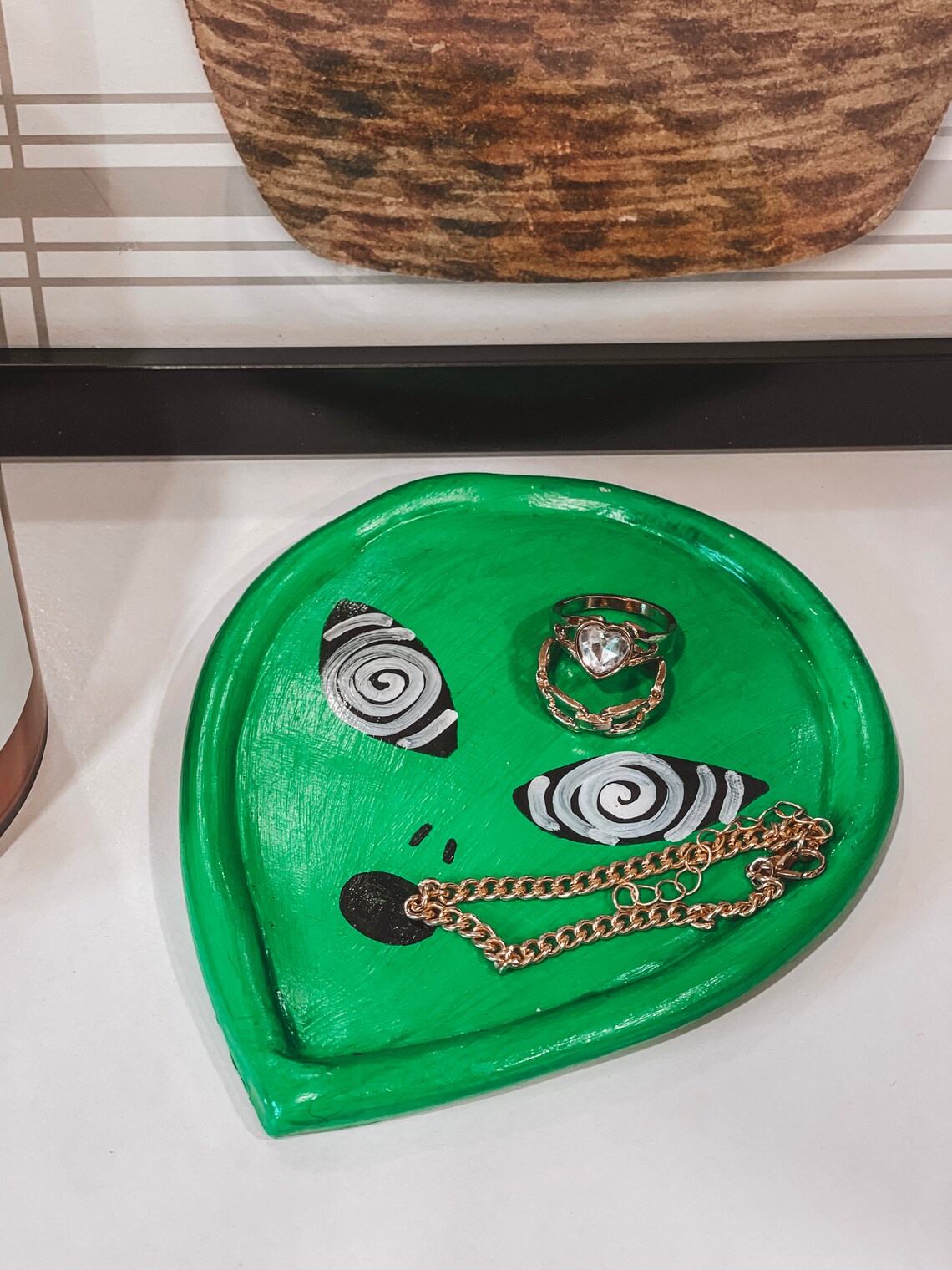 Hand Sculpted Alien Trinket Tray Glows in Black Light - Etsy