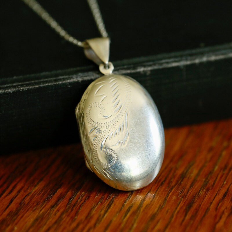 Large Oval Locket - Etsy