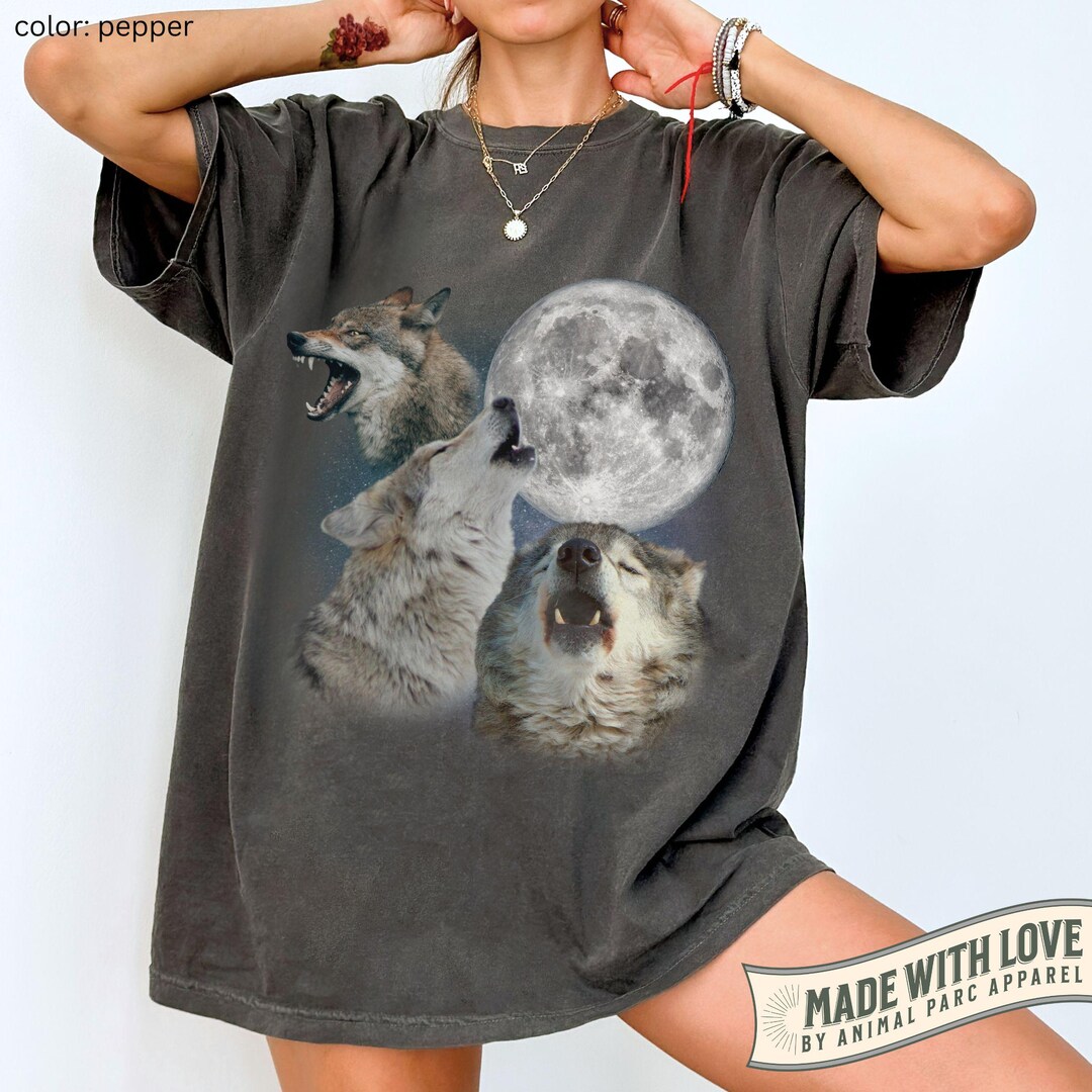 Howling Wolves Retro Graphic T-shirts Vintage Wolves Moon Tshirt Funny ...