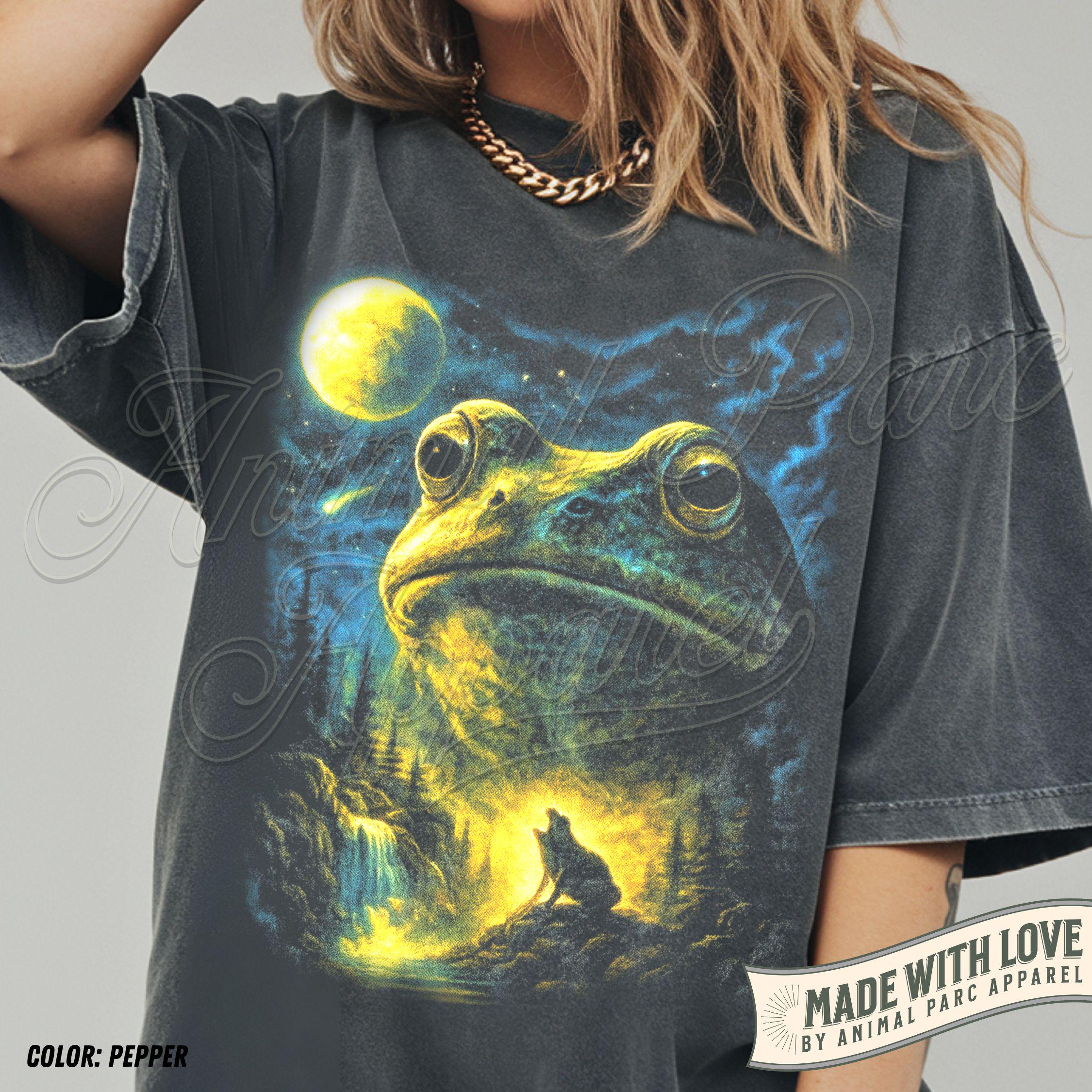Frog Howling to the Moon T-shirt, 90s Full Moon Animals Graphic Tee ...