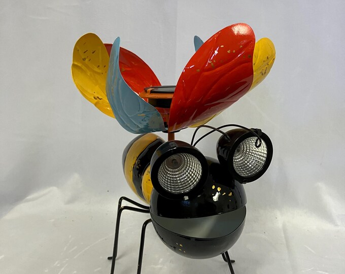 Solar Lighted Bumble Bee Metal Garden Statue With Spinning Wings - Etsy