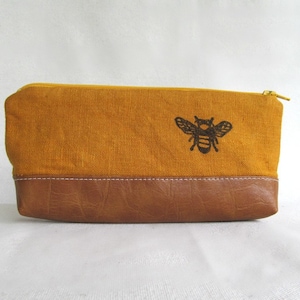 PENCIL POUCH // Honey Bee Pencil Pouch // Bee // Linen and Faux Leather ...
