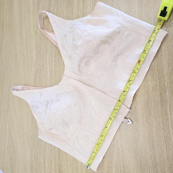 Vintage Long Line Bra 1960s bra in Pink damask Size 4… - Gem