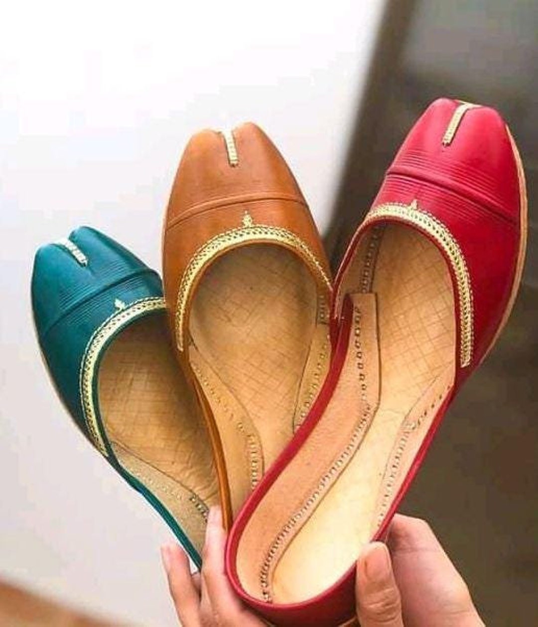 Plain Multi-color Punjabi Jutti for Girls, Genuine Leather Bridal Shoes ...