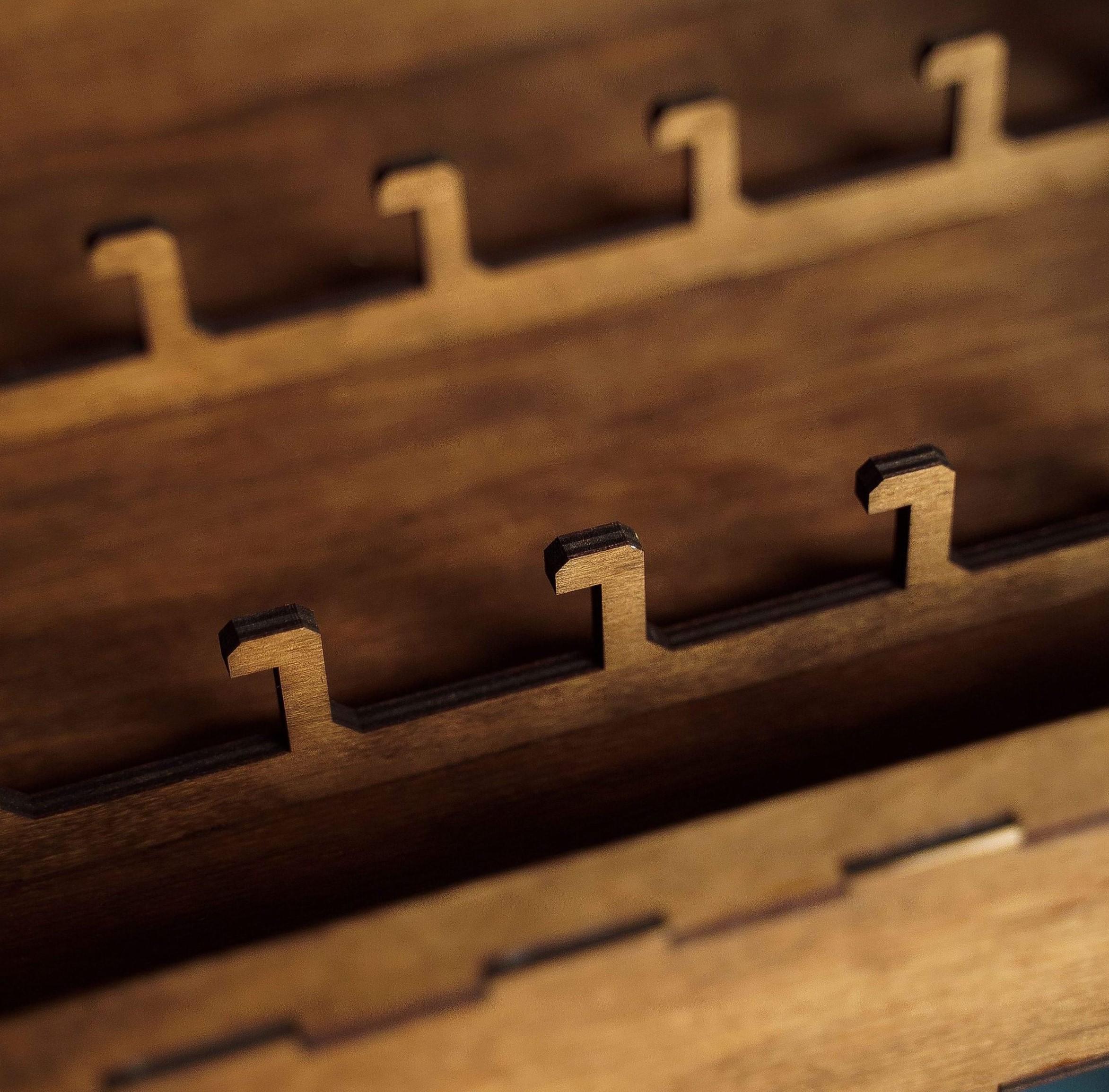 Custom Knife Display Case Wall Mounted, Pocket Knife Shelf, Pocket ...