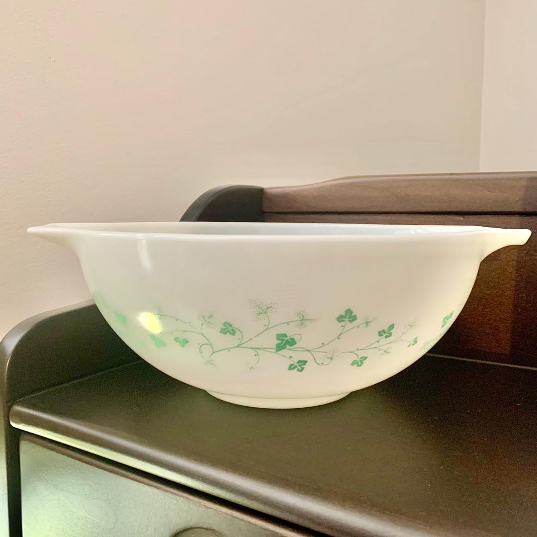 Vintage Pyrex Cinderella Nesting Bowl 444,available in Green Ivy 4 Qt ...