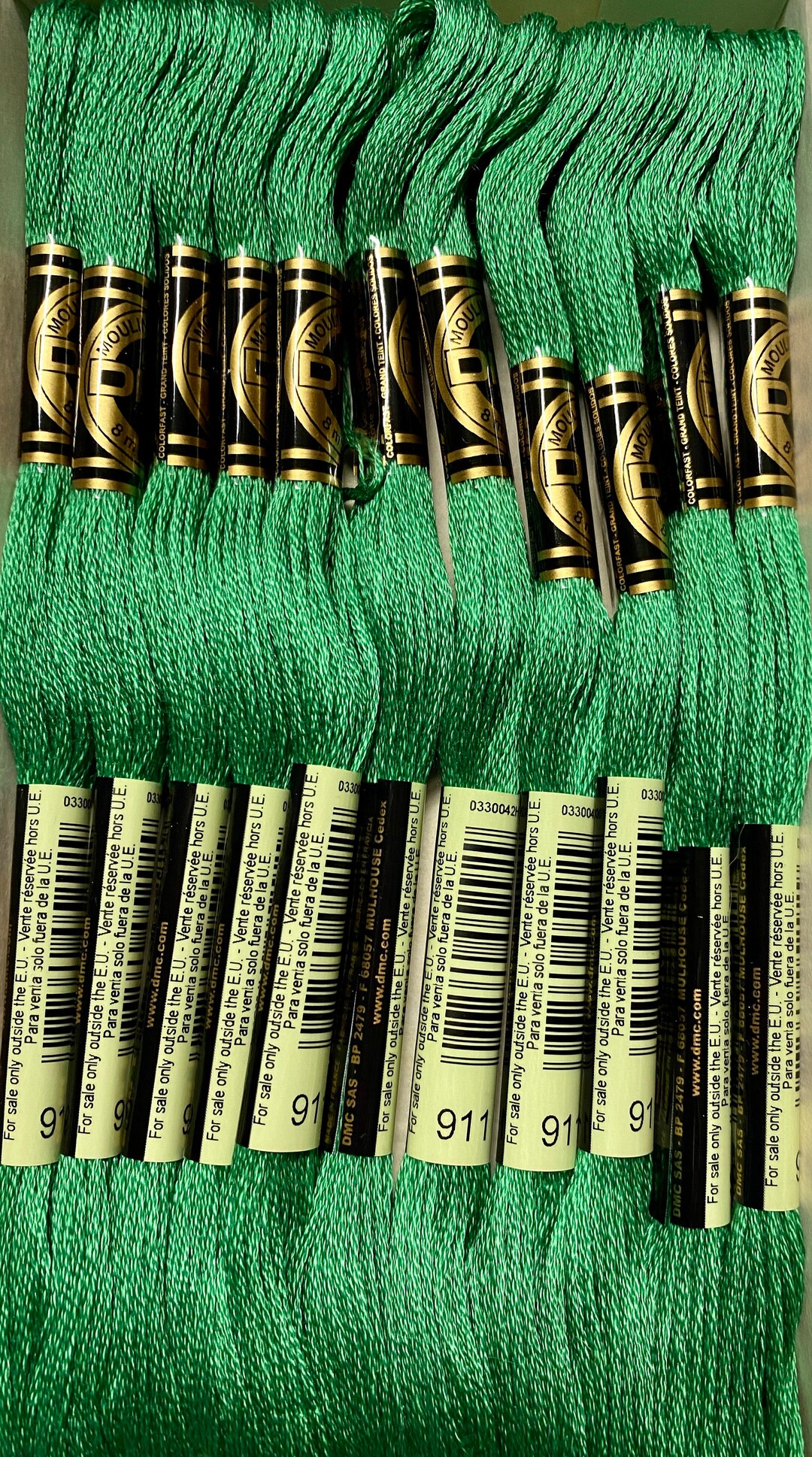 DMC 911 Emerald Green Medium Embroidery Floss 6 Strand Thread for ...